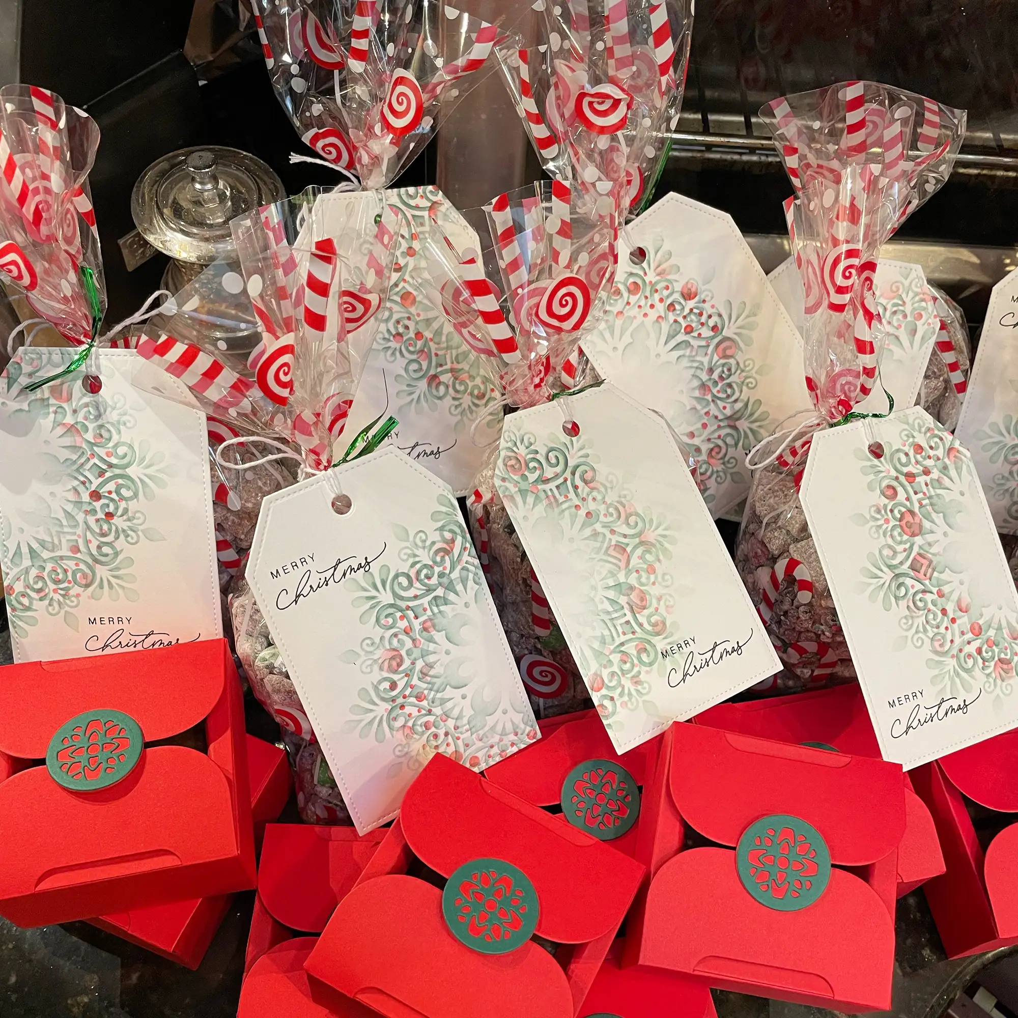 How To Make Triple Stencil Gift Tags - Cut Color & Create